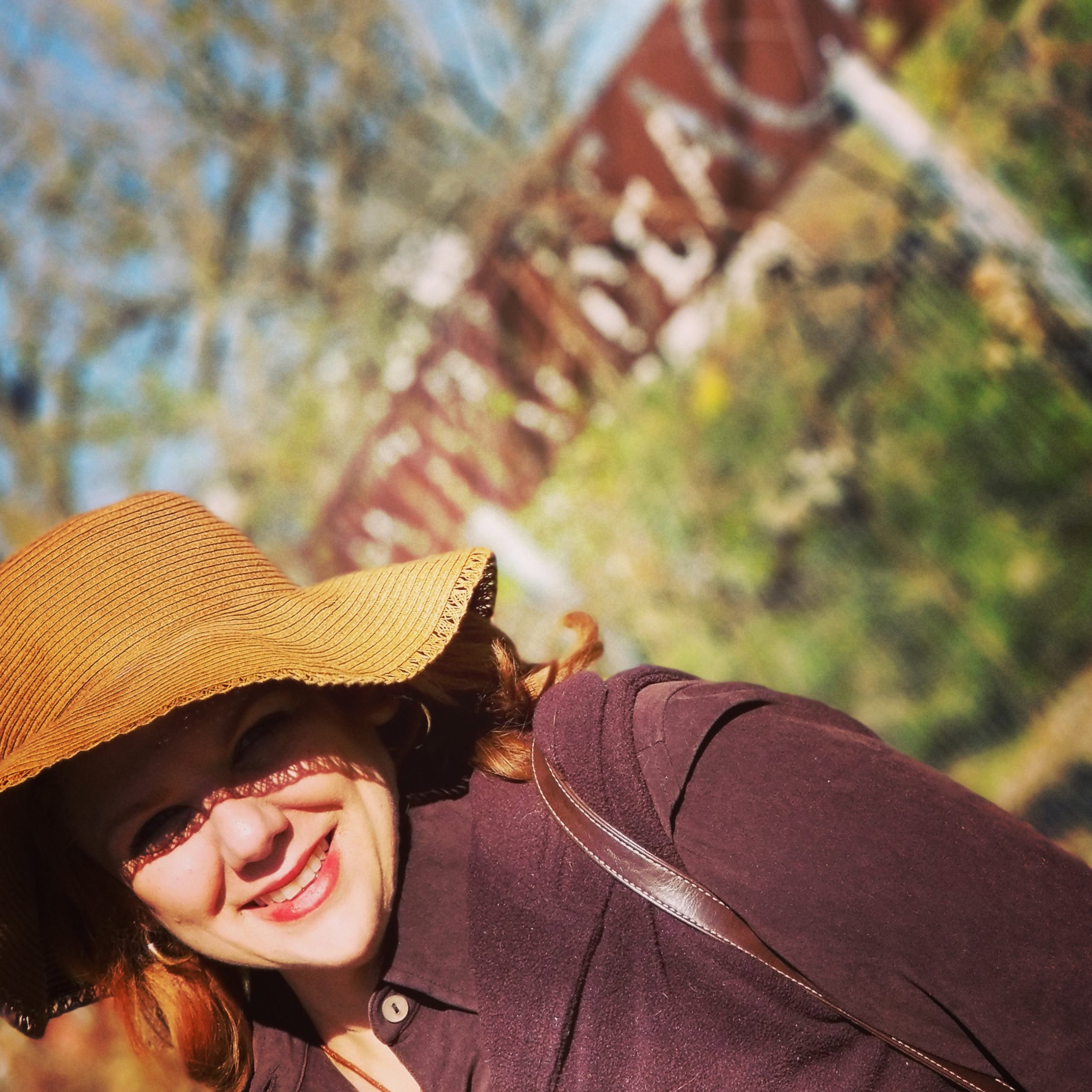 Dra. Janet Alvarez González – Escritora, Dramaturga, Pintora